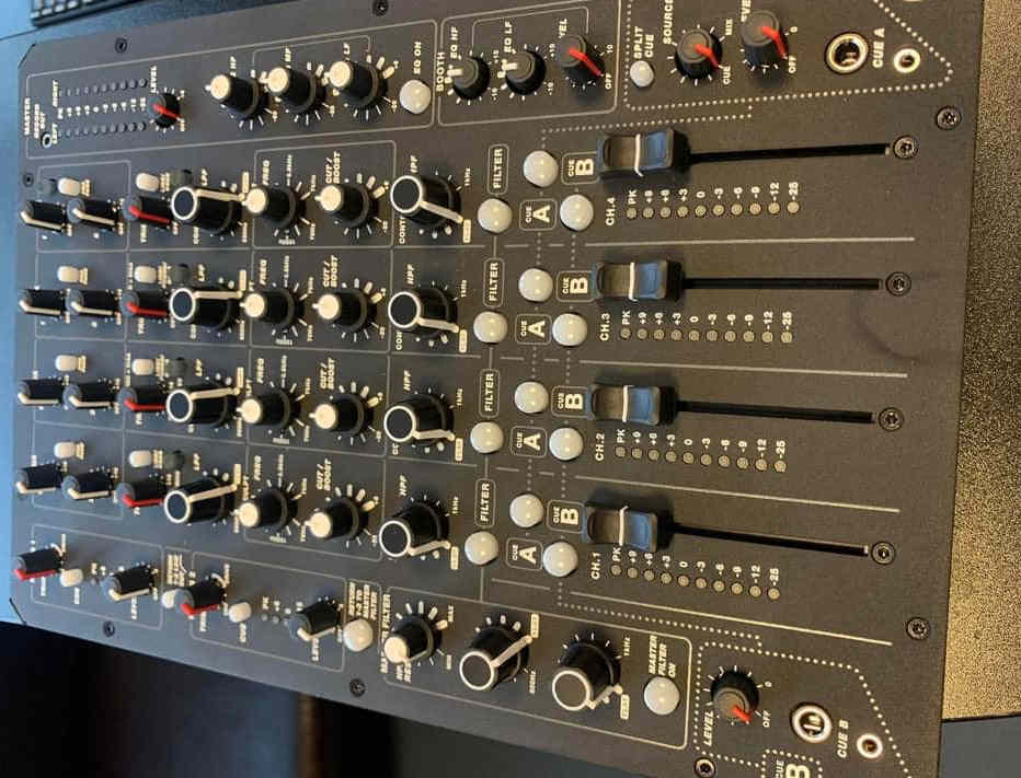 Újdonság! PLAYdifferently Model 1 és Model 1.4 webáruházunkban ...